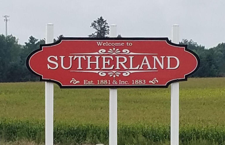 More 104.9 | KMRR-FM